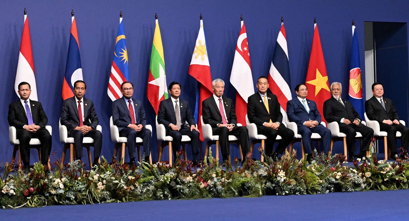 Southeast Asian People Center For Southeast Asian Studies (CSEAS)